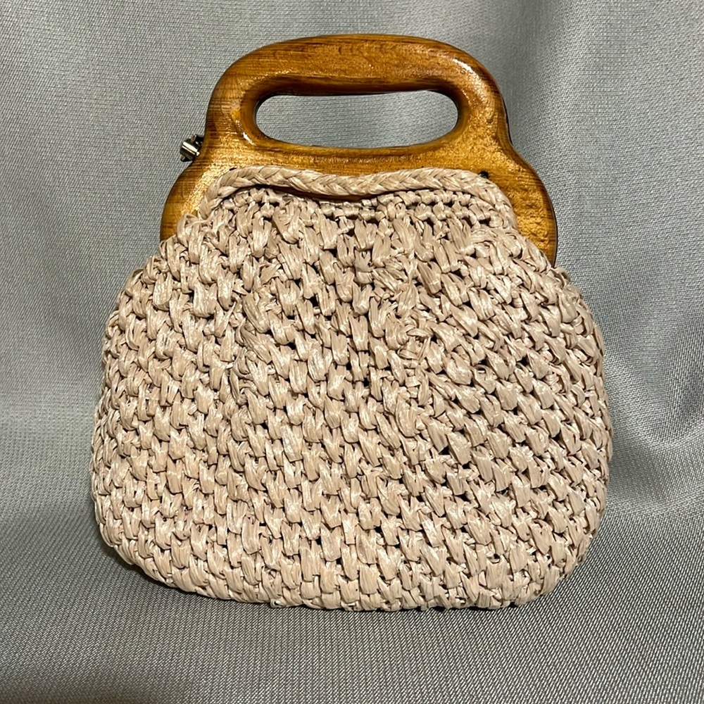 Vintage Raffia Clutch With Wooden Handle - Gem